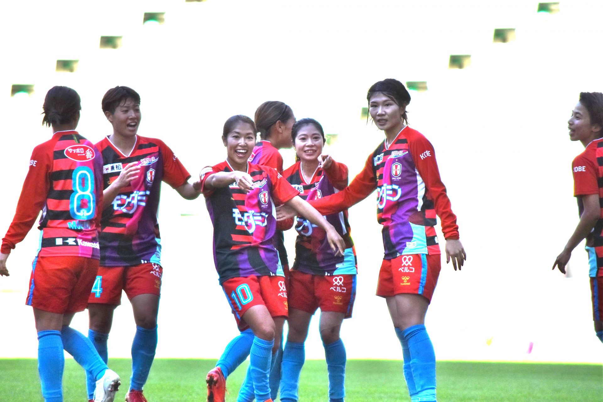 攻めあぐねた前半、自力で打開した後半 INAC神戸の「いいところ、悪いところ」を元Jリーガーが解説 | ラジトピ ラジオ関西トピックス