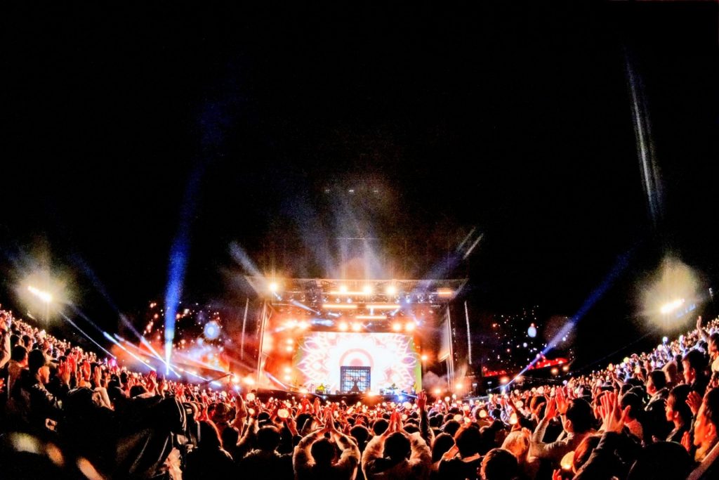 歌い手Ado熱唱！大阪・関西万博オープニングライブに1万5000人 EXPOアリーナ「Matsuri」 | ラジトピ ラジオ関西トピックス