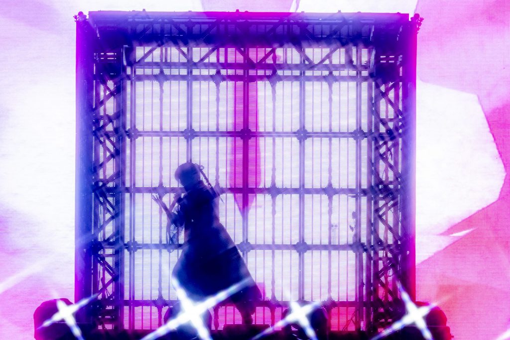 歌い手Ado熱唱！大阪・関西万博オープニングライブに1万5000人 EXPOアリーナ「Matsuri」 | ラジトピ ラジオ関西トピックス